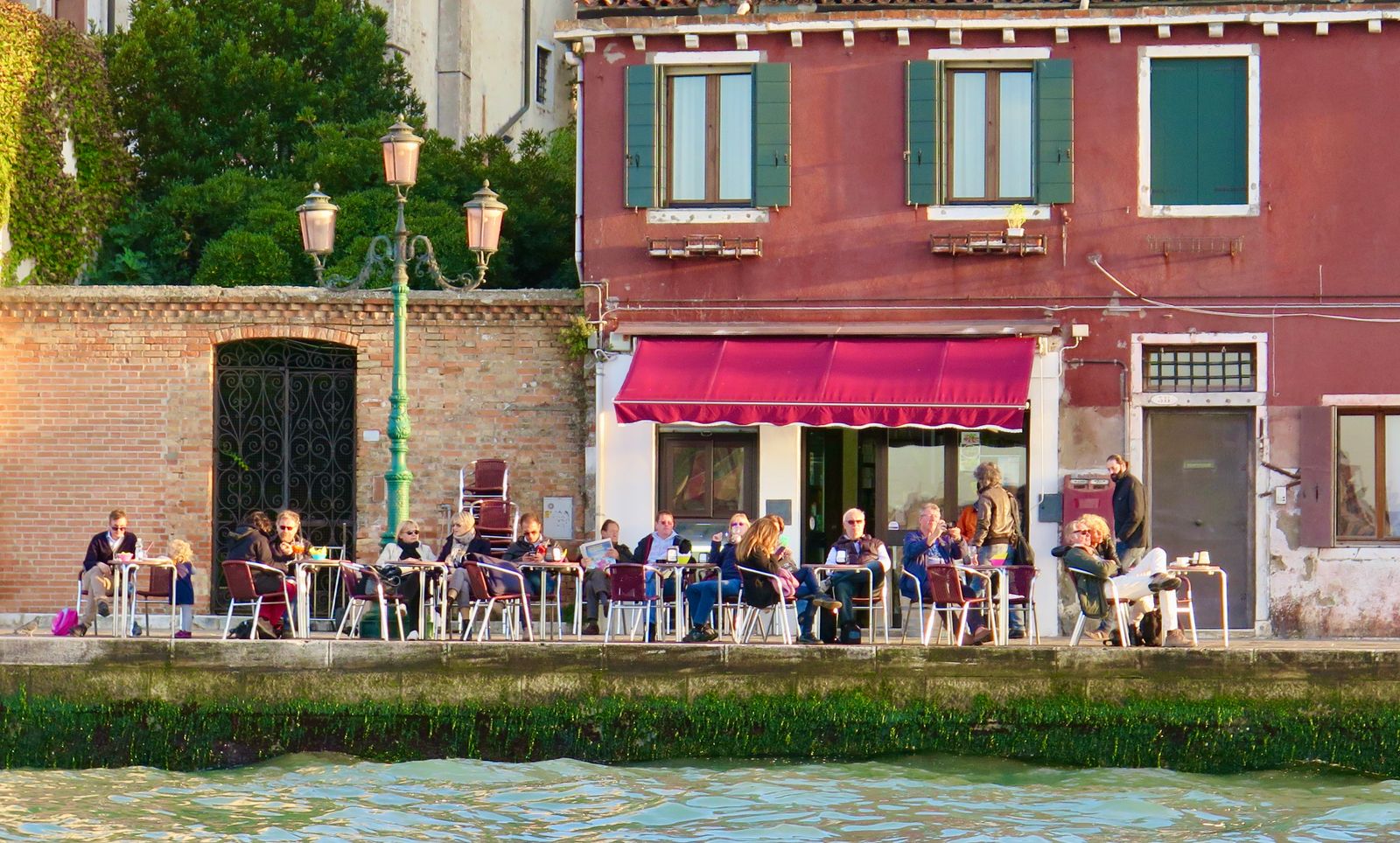 Pop-up Restaurants on the Waterfront: Six Cities that Do It Well