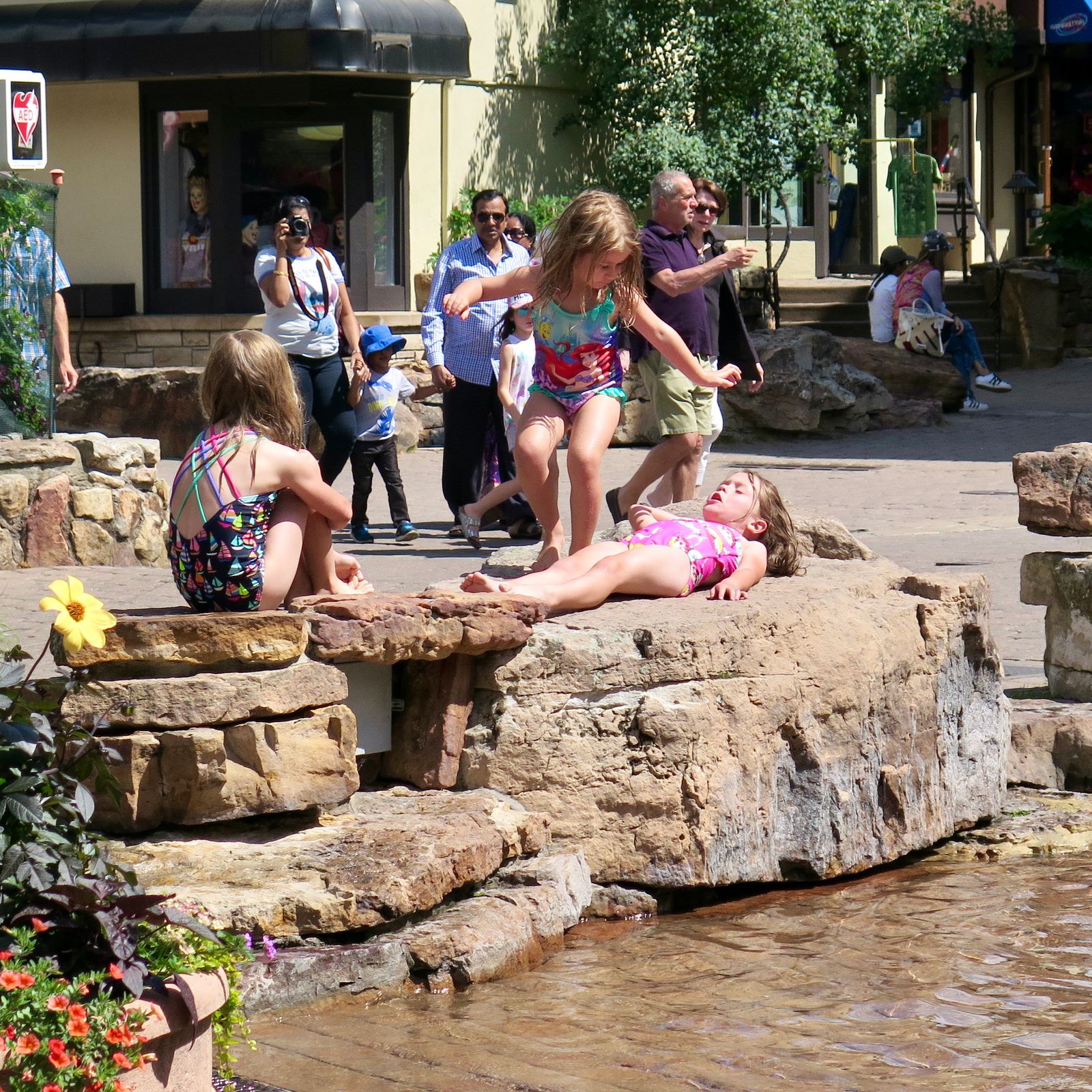 Public Spaces Where Kids Thrive: The Places That Work for Kids Work for ...