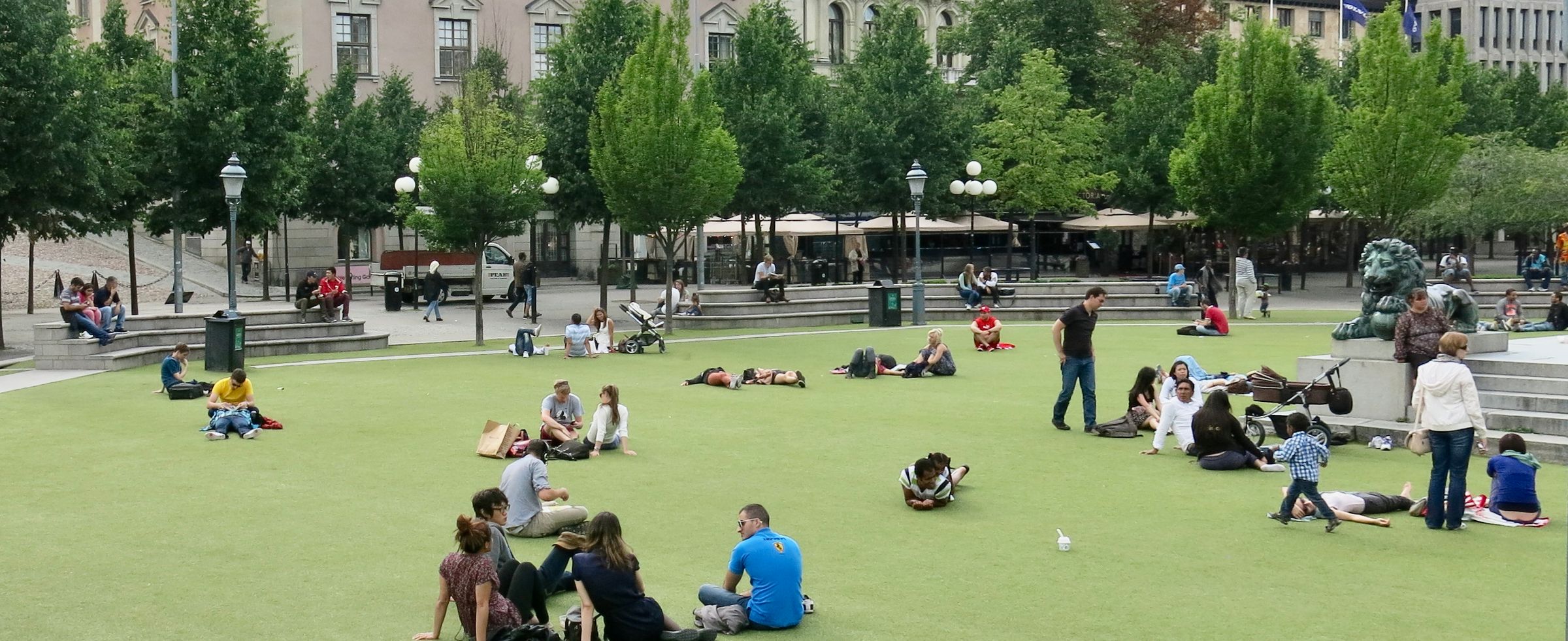 How Seating Shapes Welcoming Cities